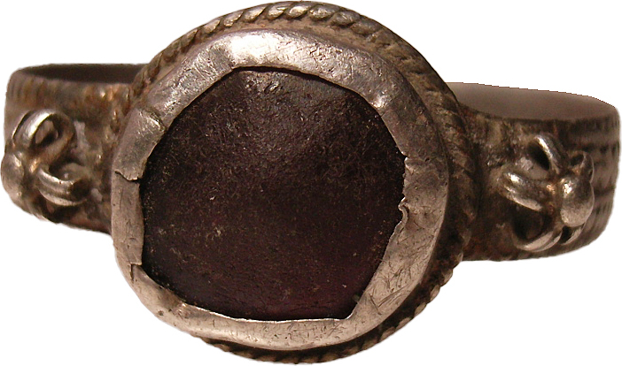 Roman silver finger ring with glass inlay and decoration Antique ...