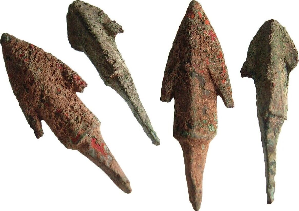Bronze Age: Two bronze arrowheads ANTIQUES COLLECTION, intact, special ...